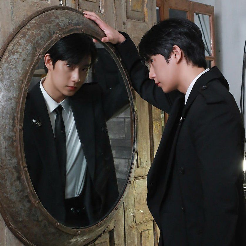 B1A4의 2025년 8월 14일 오픈된 광고 인증샷을 확인하세요! │ B1A4 │ 최애돌