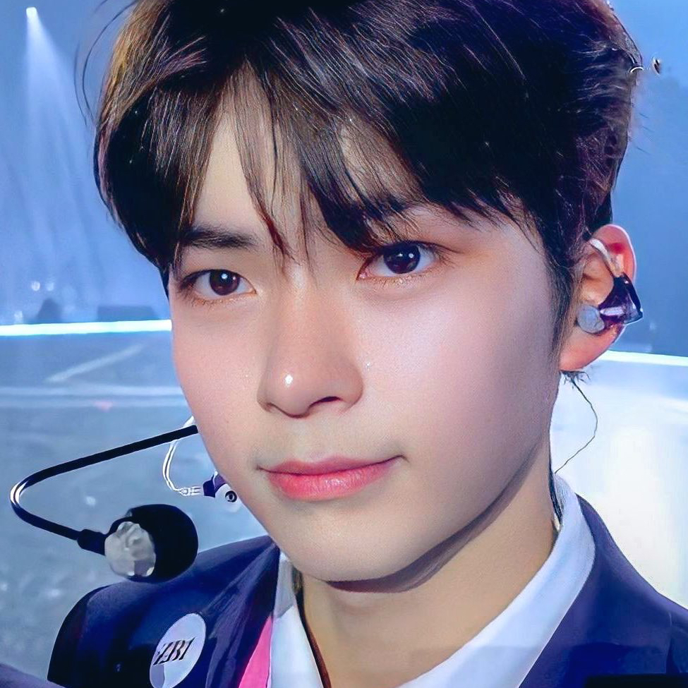 Sung Hanbin ZEROBASEONE:CHOEAEDOL - Hottest kpop idol community